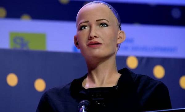 Sophia, el primer robot humanoide que se producirá en masa | El Destape