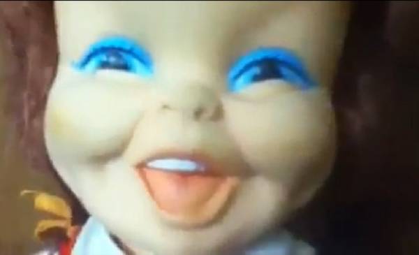 El video de la muñeca con risa diabólica que no te va a dejar dormir a ...