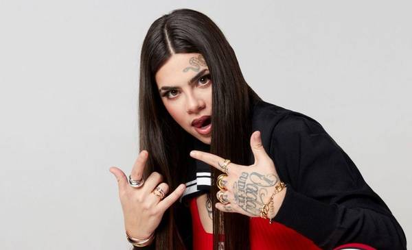 Quién es Ptazeta, la rapera española que protagoniza la Bzrp Music ...