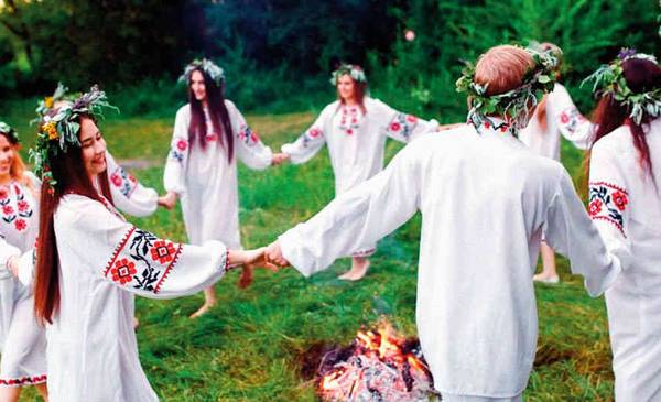 Midsommar: una de cultos y rituales a la luz del día | El Destape