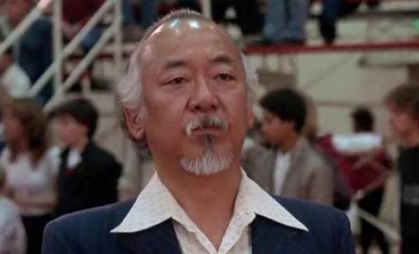 La historia de Pat Morita, el actor que sin saber nada de Karate pasó a ...
